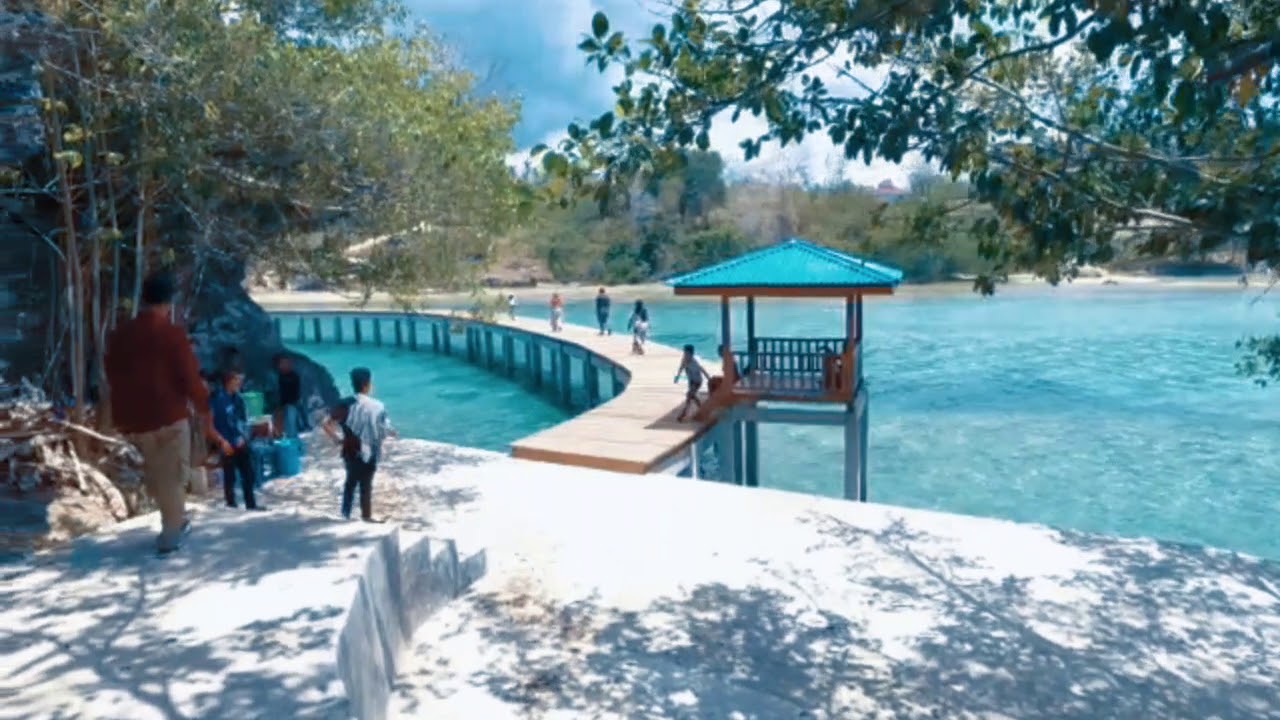 #Objek Wisata Kota Baubau " Batu Sori " - YouTube