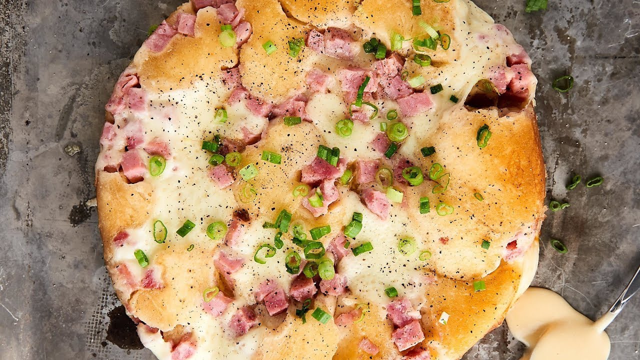 Ham and Cheese Monkey Bread - YouTube