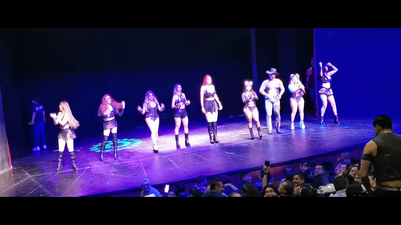 "Es Show" Presentación de 'El Potro'. No tengo los derechos de la ...