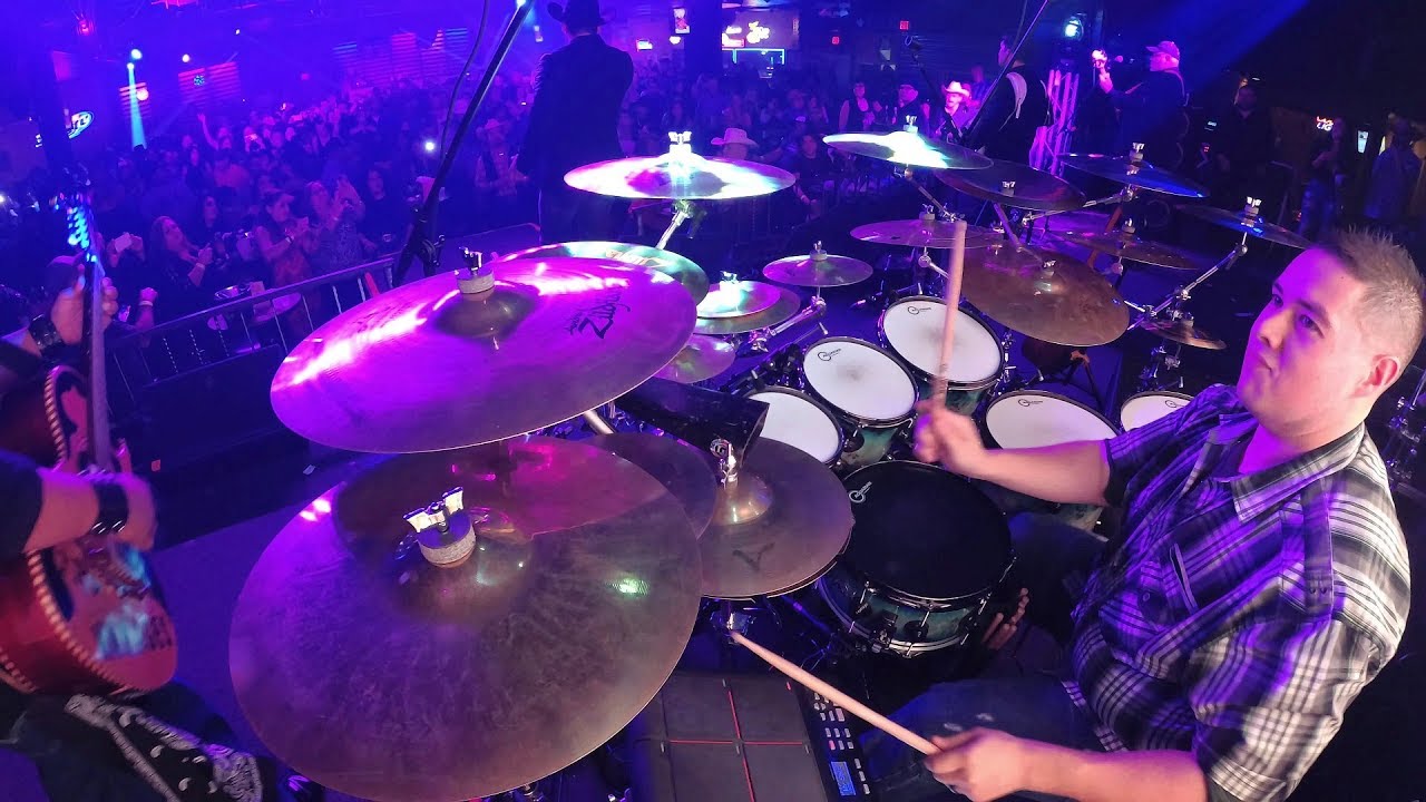 Bobby Pulido / Aaron Holler - Live - 10/20/17 - Que Mas Te Puedo Dar ...