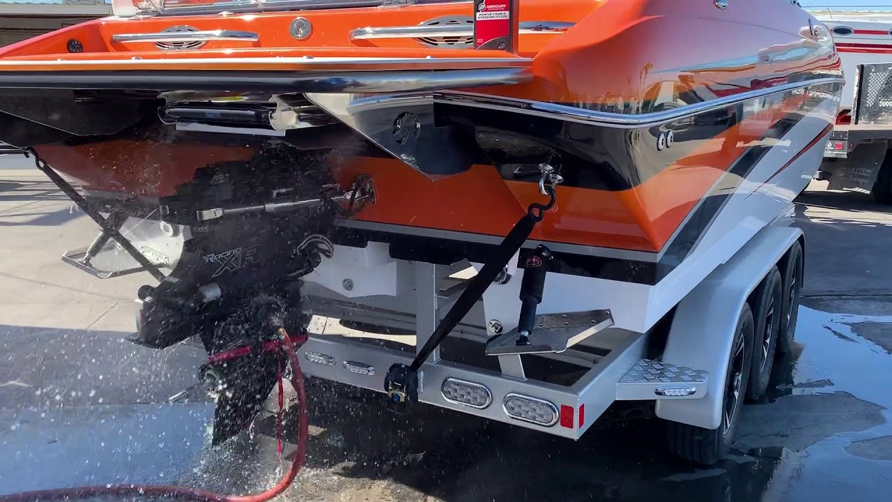 Nordic 26 Deck boat Merc 565 first start. - YouTube