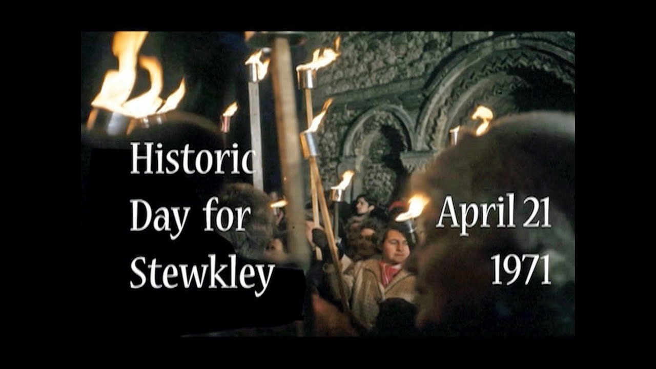 1971: An Historic Day for Stewkley - YouTube