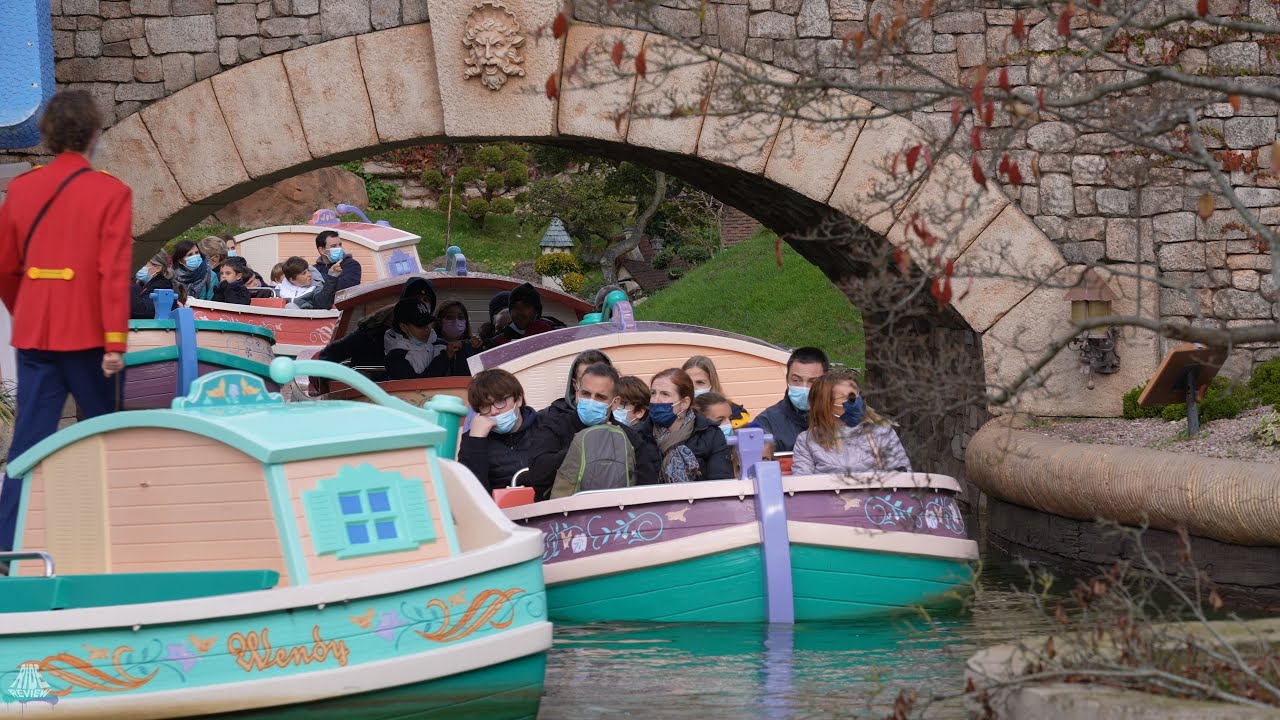 Disneyland Paris - Le Pays de Contes de Fées Storybook Land Canal Boats ...