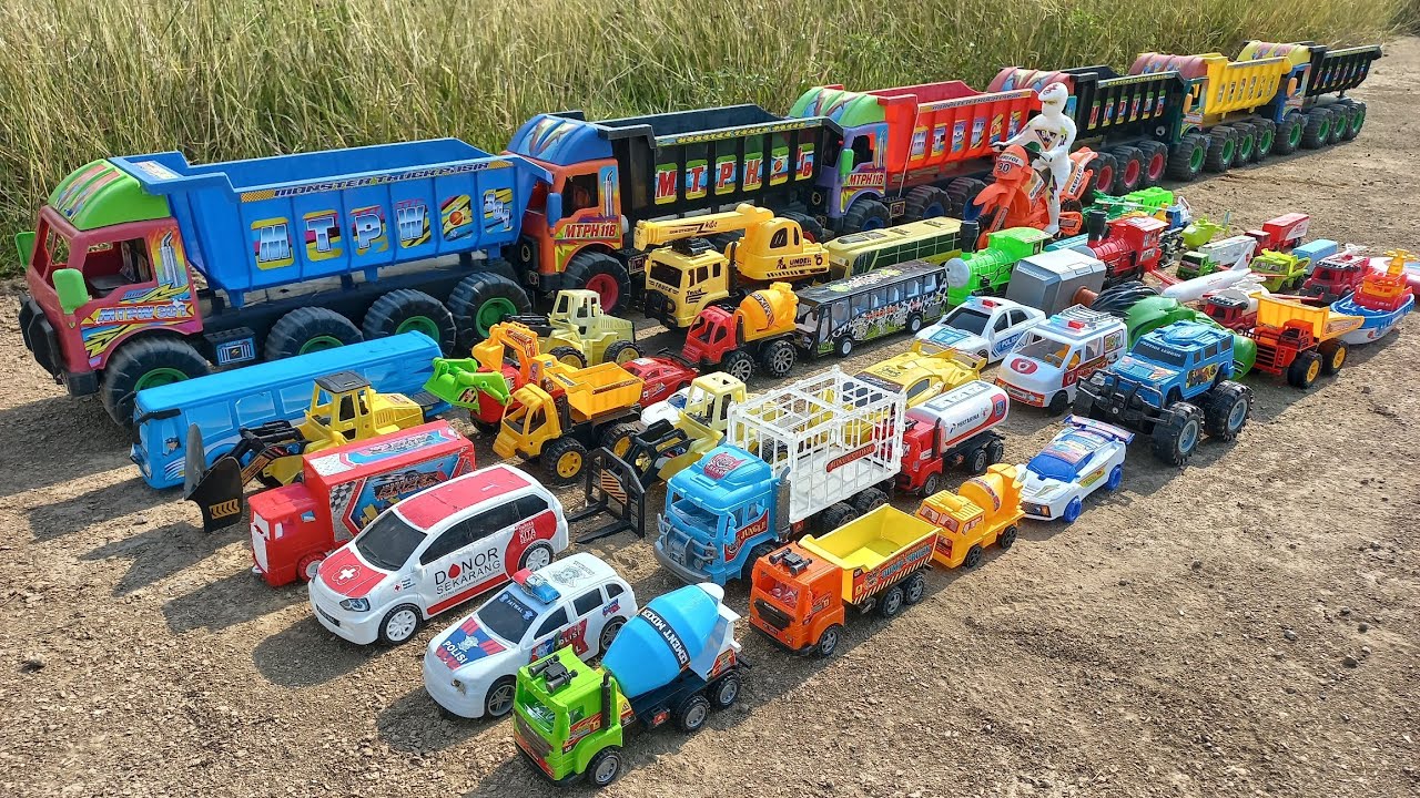 Mobil truk tronton panjang penuh mobil mobilan,mobil balap,mobil keruk ...