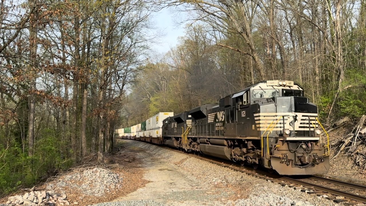 NS 1121 Leads SD70ACe Duo on Tanker-modal 289 on 4/2/25 - YouTube