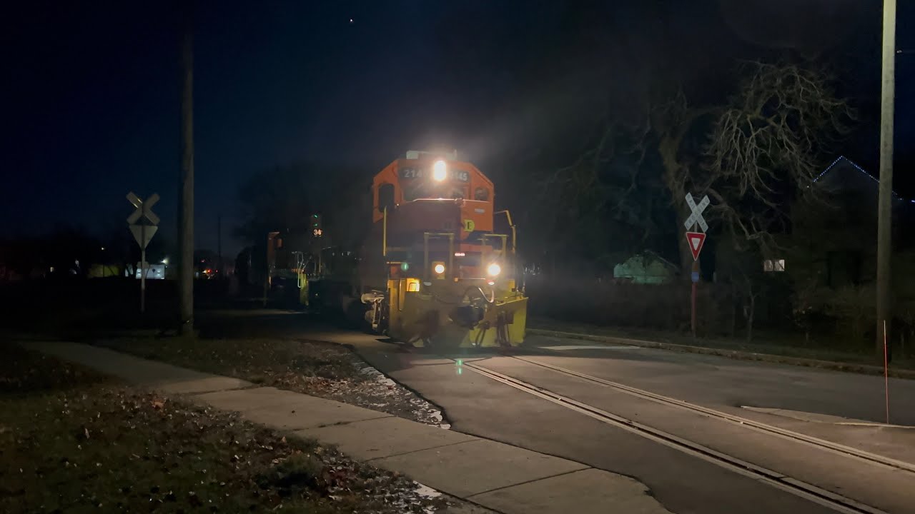 HESR 701~ HESR 2145 & CFE 3415 northbound Ivy Street Bay City Mi - YouTube