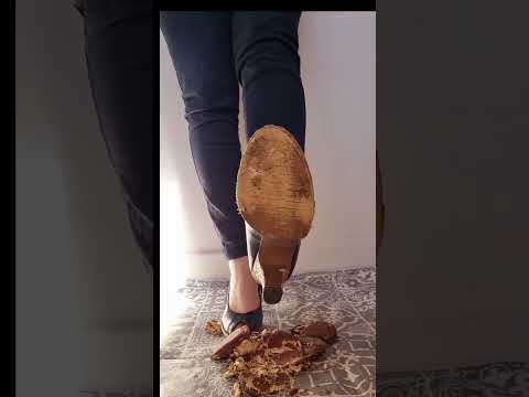 Chocolate-marshmallow biscuit Crush - In heels - YouTube