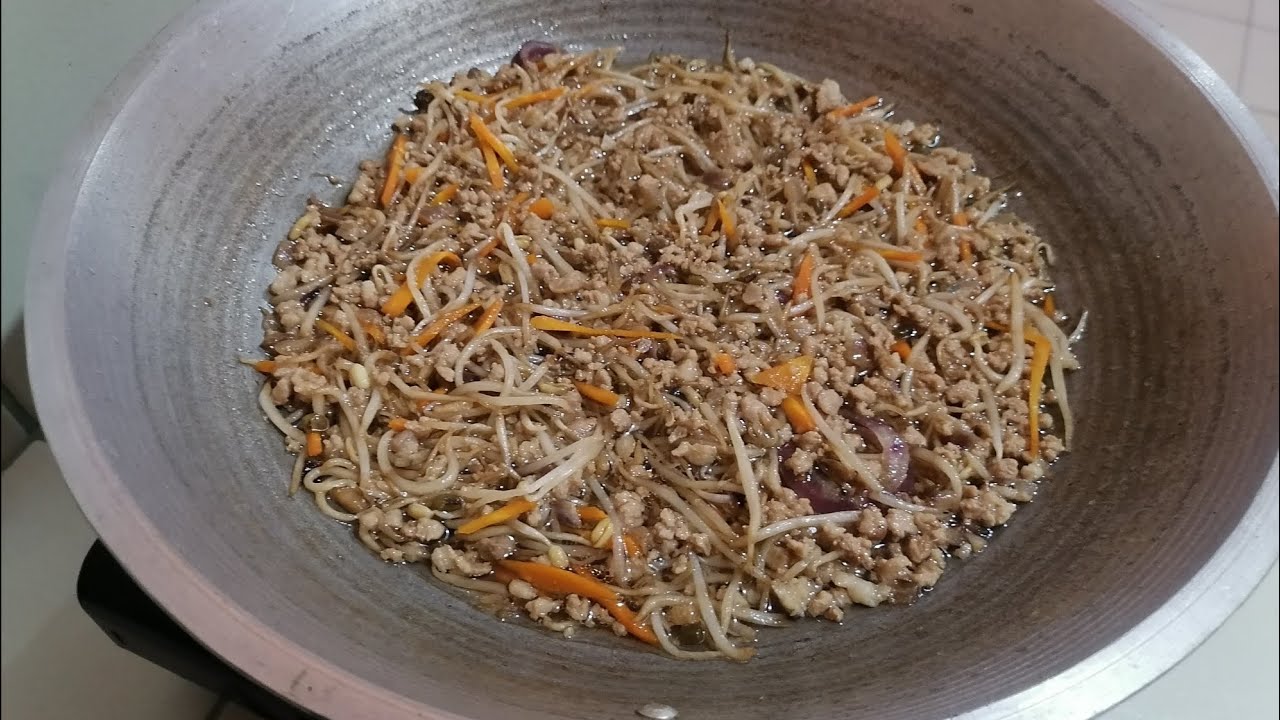 Cooking Ground Pork with Togue Vegetable easy way - YouTube