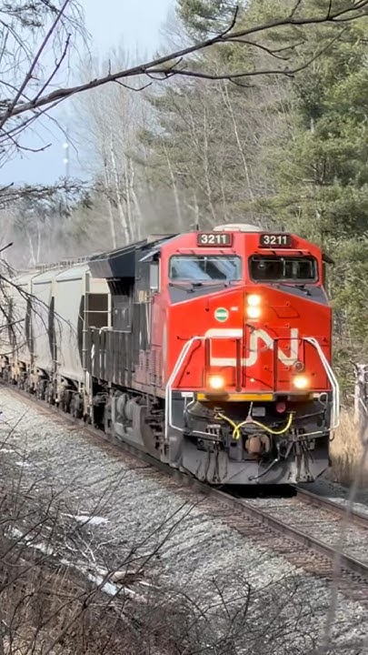 CN 3211 S772 Southbound sand train at MP 376 - YouTube