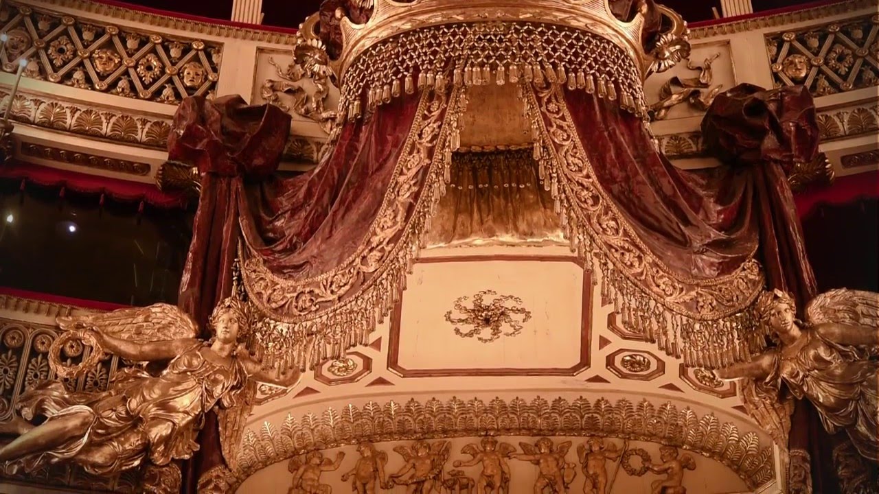 Adotta una poltrona "Reale" - YouTube