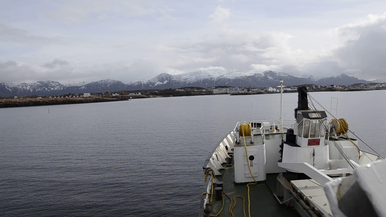 MS Lofoten arriving Brønnøysund - YouTube