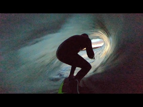 MID WINTER FULL MOON SURFING Into The Night | Ian Battrick | Luna Surf ...
