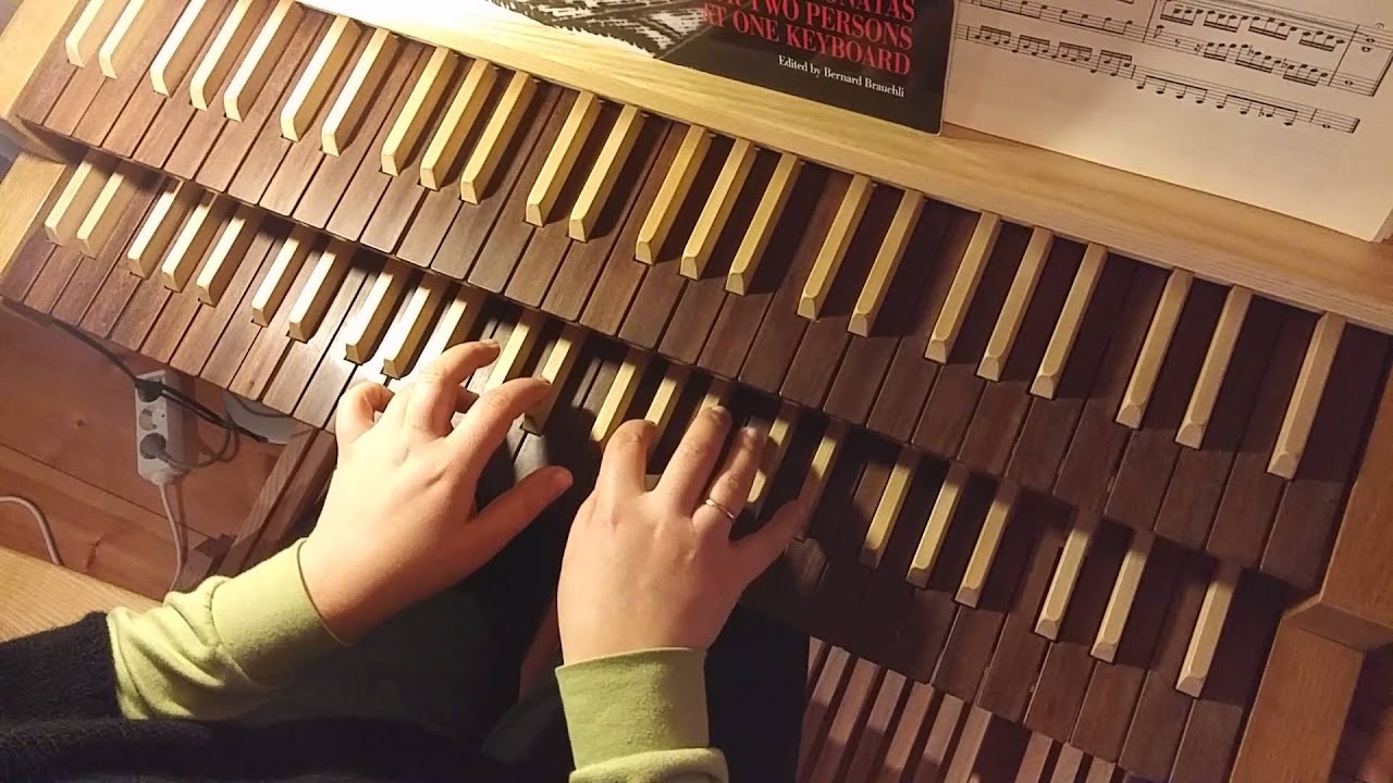 Imperfect Cadence in Eb Major: I-V43-I-IV6-iI64-V-V42-I6 - YouTube