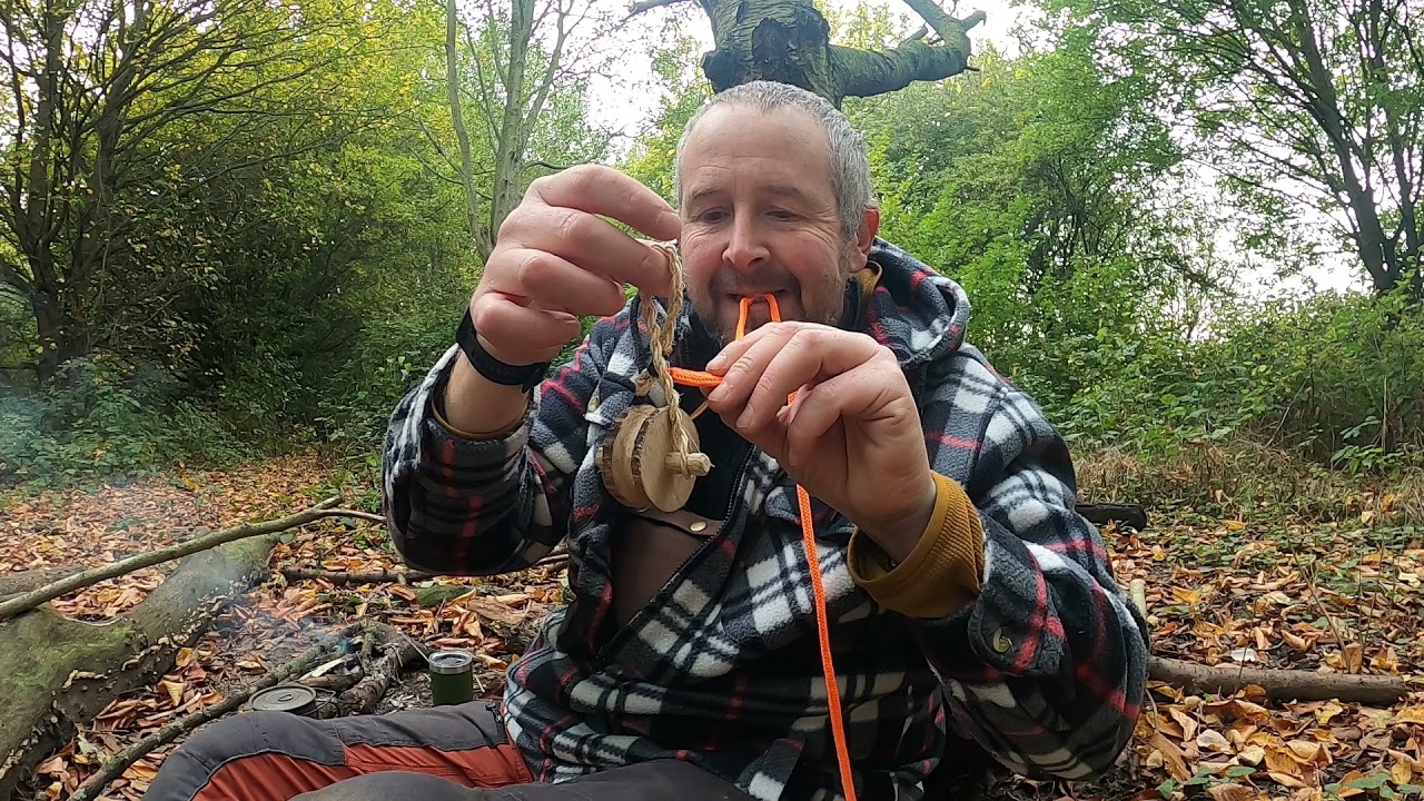 Bushcraft || Ray Mears Knife || Fjallraven Stubben - YouTube