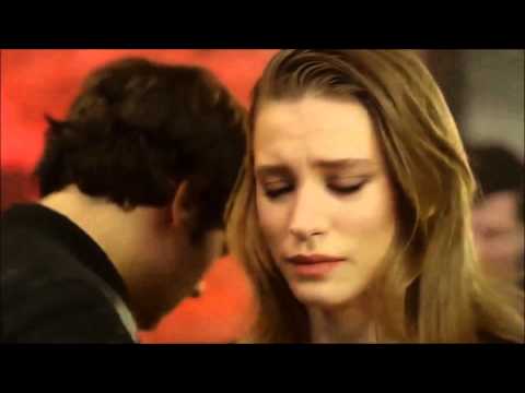 Medcezir (Serenay Sarıkaya & Çağatay Ulusoy) Toygar Işıklı - Korkuyorum﻿