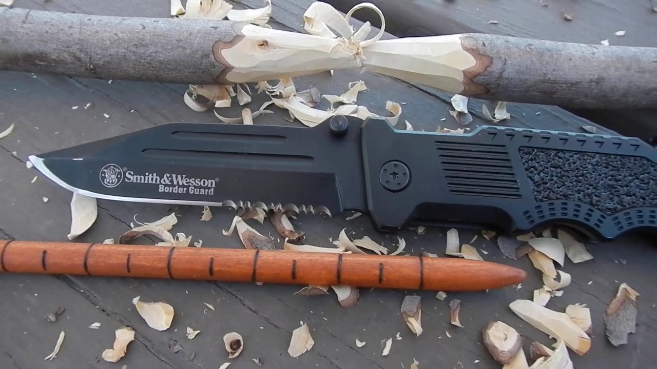 Smith & Wesson Border Guard folder...woods worthy - YouTube