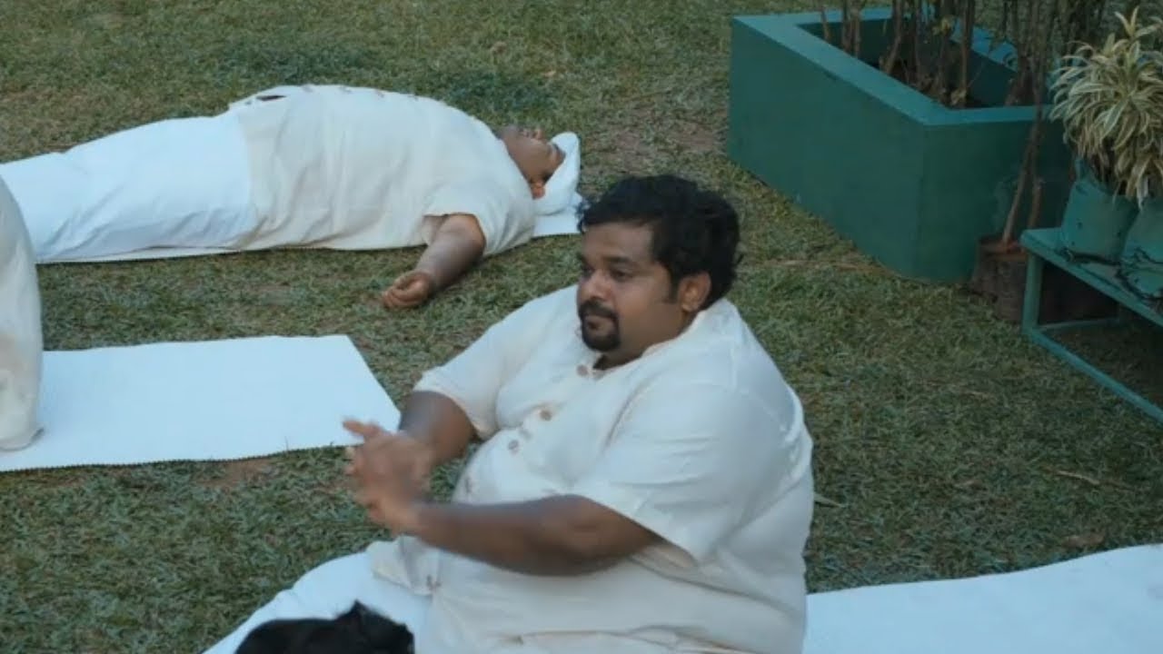 Da Thadiya | Shekhar Menon falls into sleep in Yoga class | Mazhavil ...
