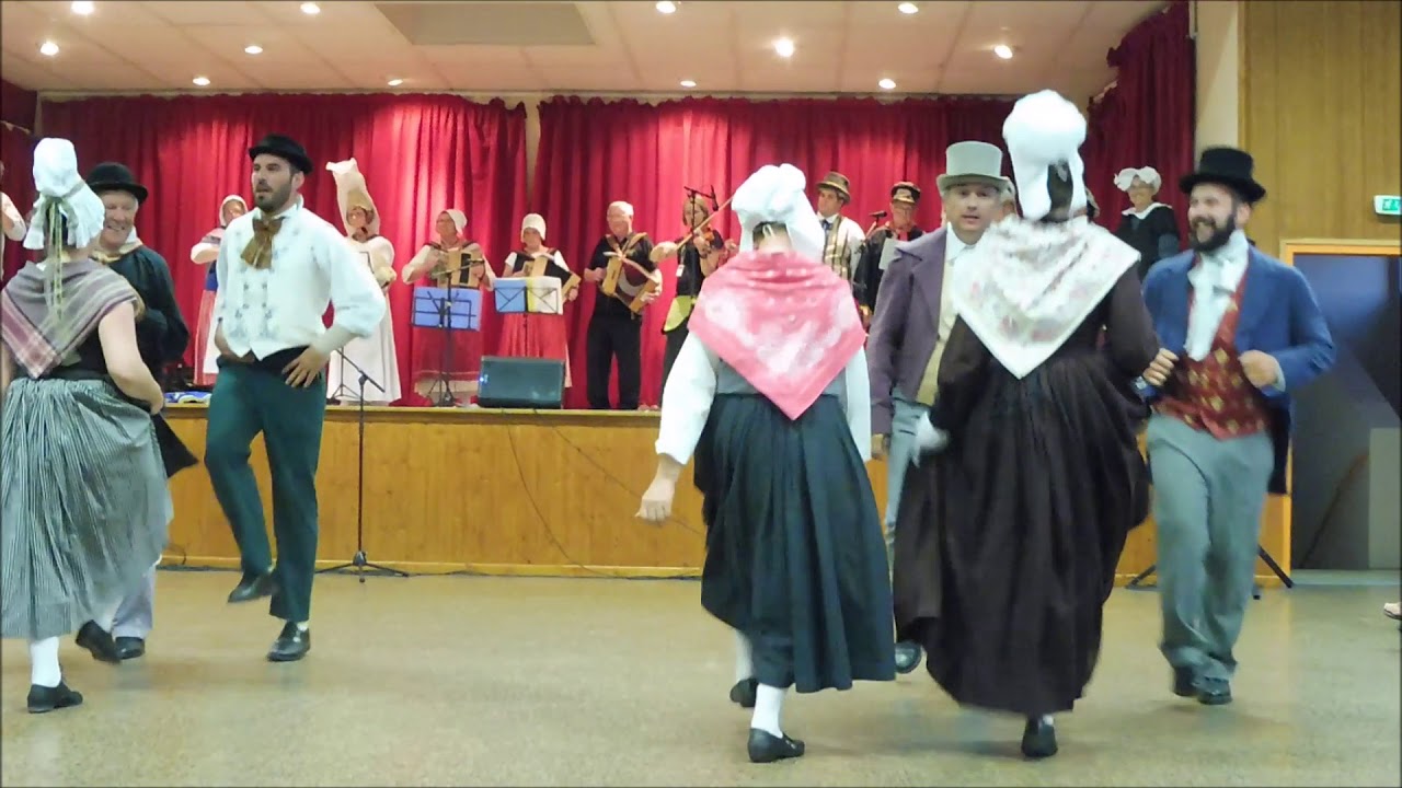 [FOLKLO DOMFRONT 2017] Danses adultes - YouTube