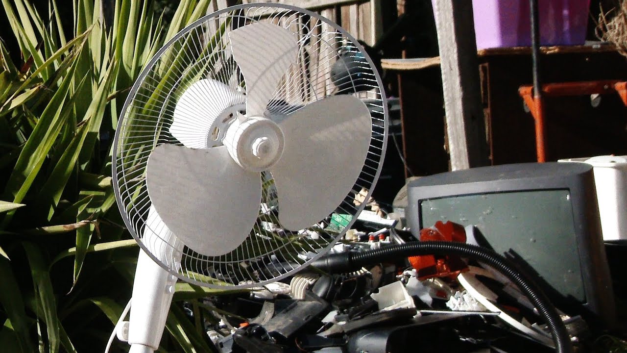 Smash Homemaker Stand Fan - YouTube