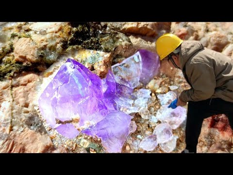 The process of digging the best crystals. Hoping for professional ...