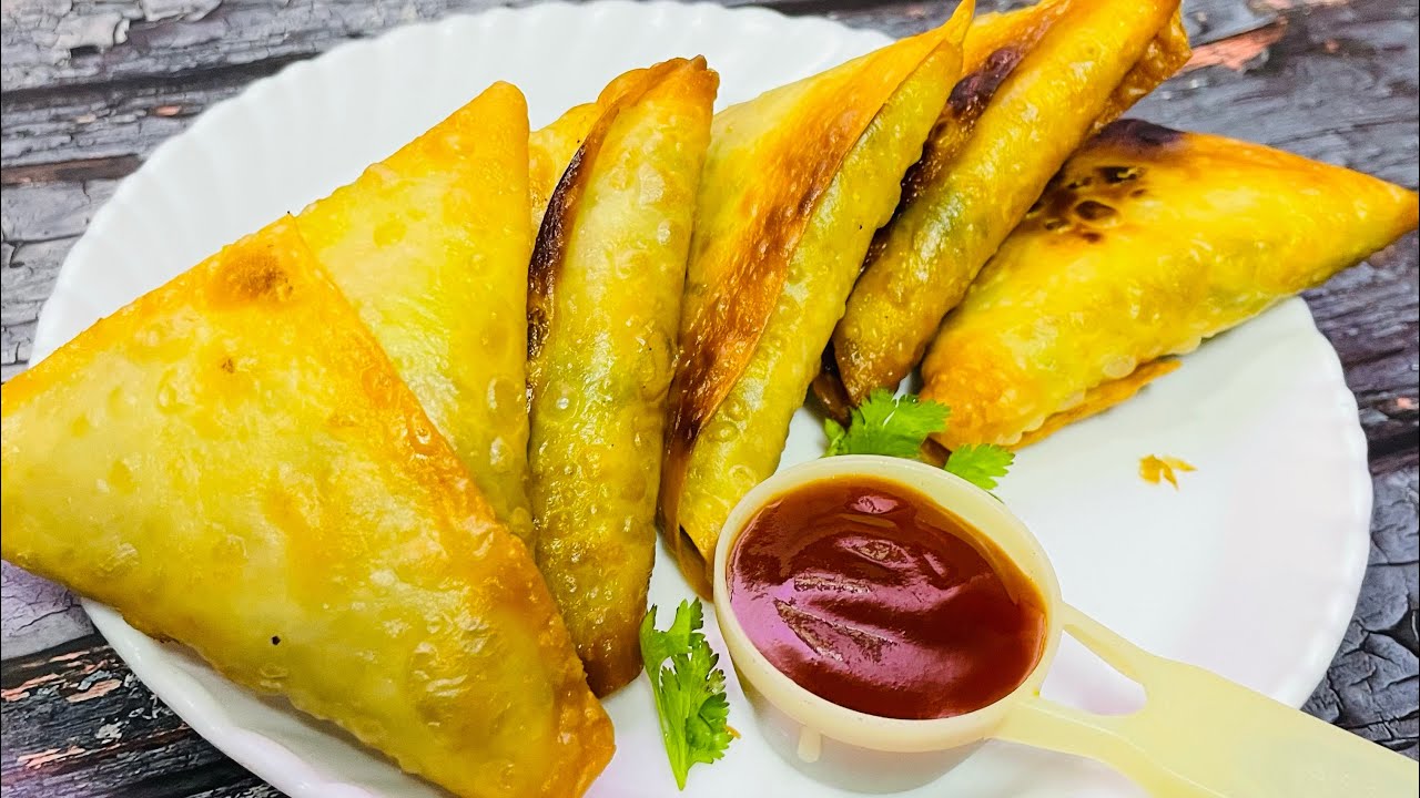 EGG SAMOSA RECIPE/EASY SAMOOSA WITH BOILED EGG/EVENING SNACK /IFTHAR SPECIAL/YUMMY DOTS - YouTube