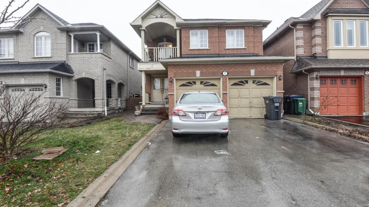 7 Sandyshores Drive Brampton, Vick Khuman - YouTube