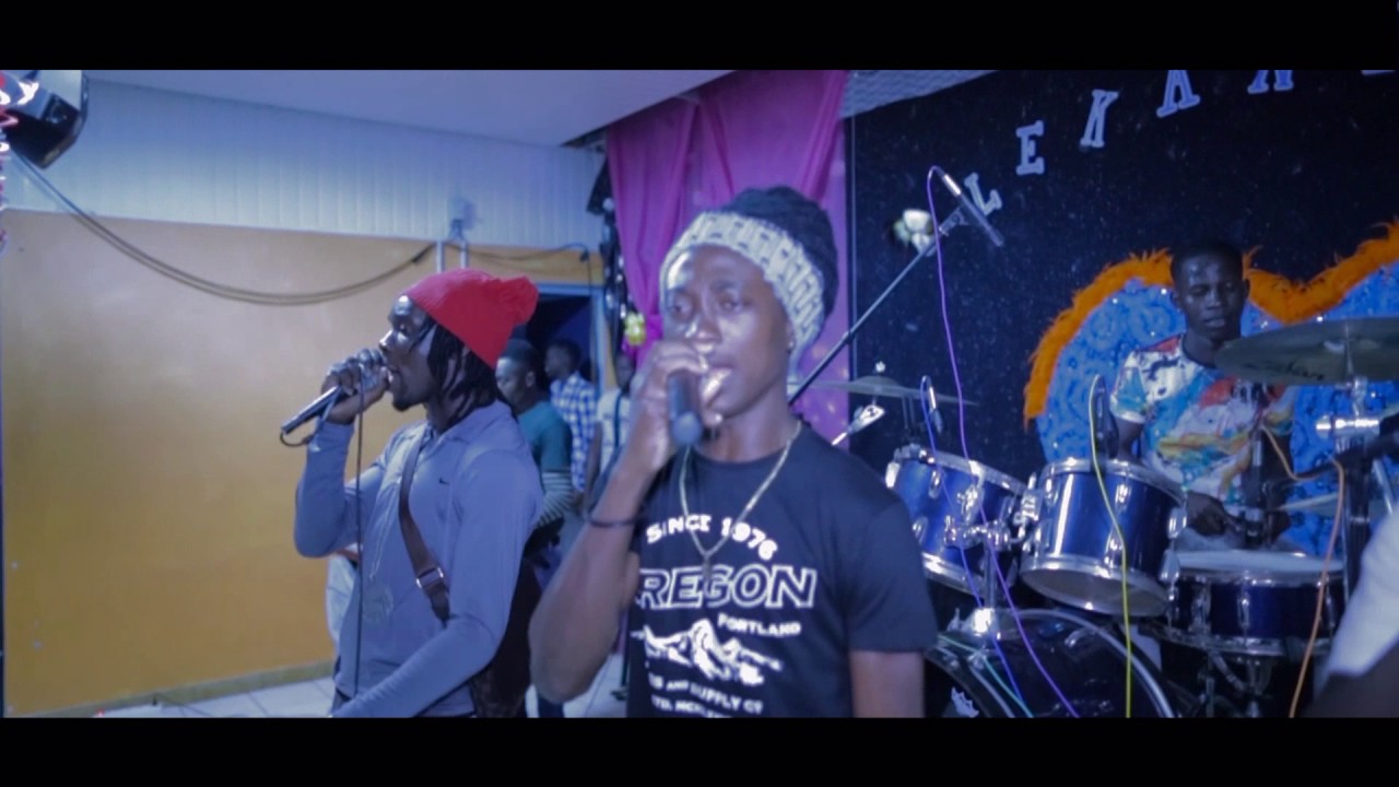 METTER Z LIVE IN KOUROU 2017 - YouTube