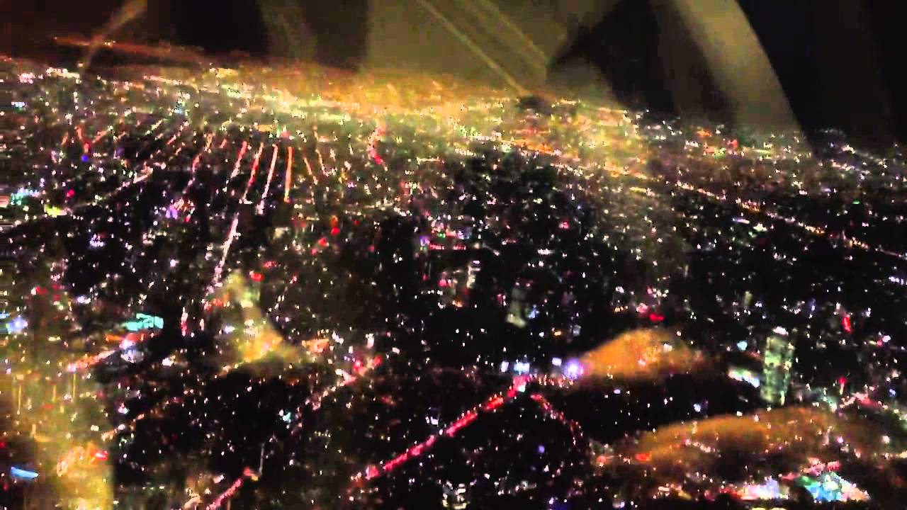 Flying over México city - YouTube