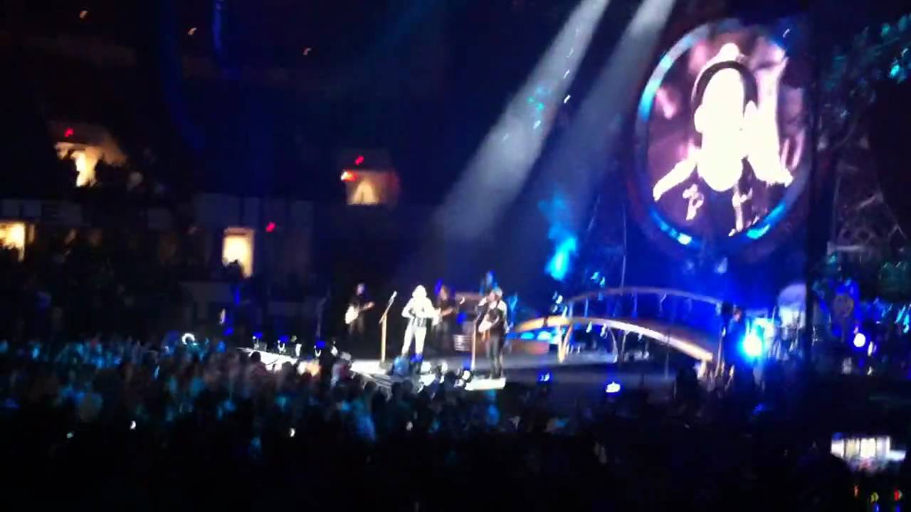 Sugarland Concert - Stand Up. Live at Freedom Hall. Kentucky State Fair ...