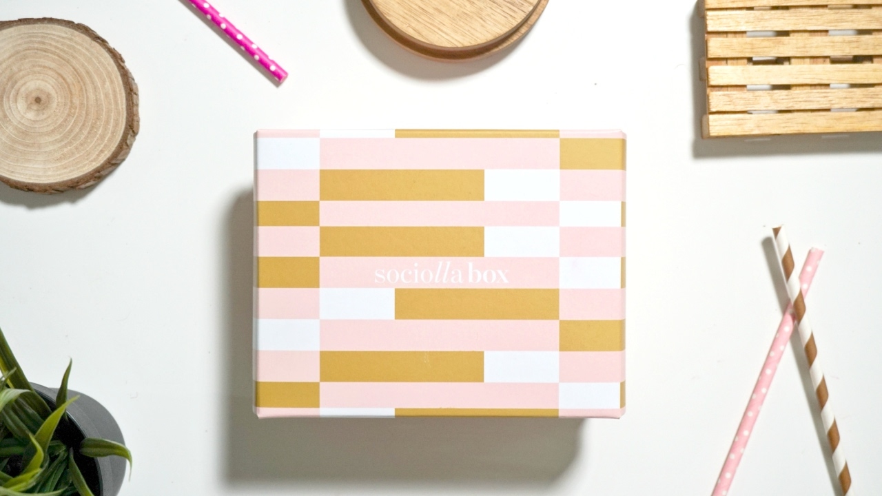 What's In Our Sociolla Box: February 2017 - YouTube