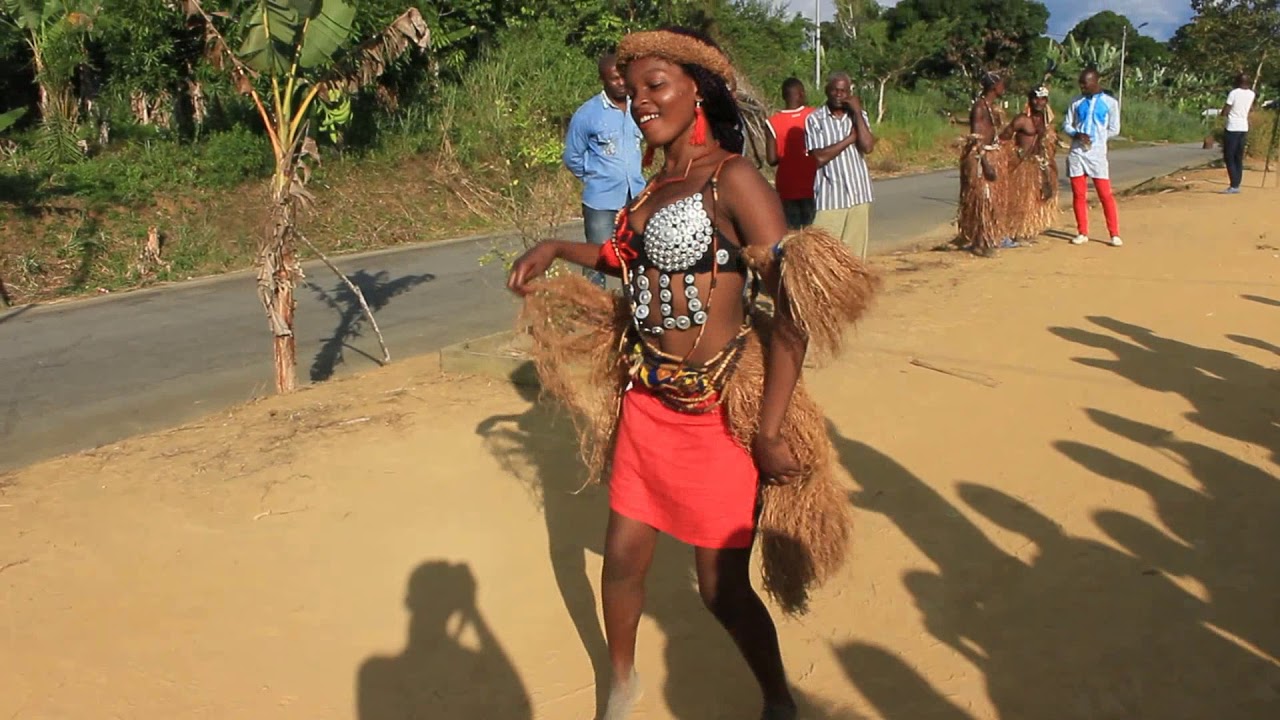 LES FANGS DU GABON 12:AKENG EBELE ALLIANCE A MBAM - YouTube