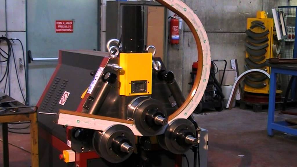 TAURING Delta 60 PVC - YouTube