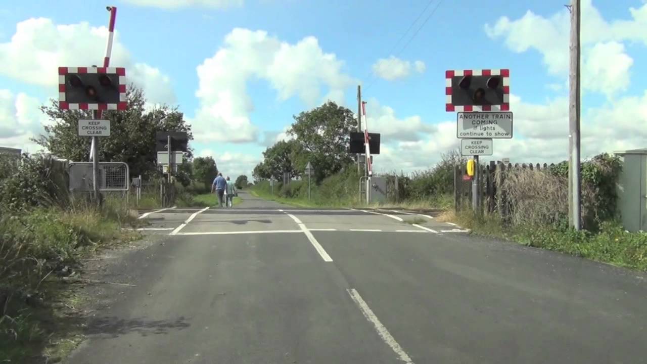 Scorborough Level Crossing - YouTube