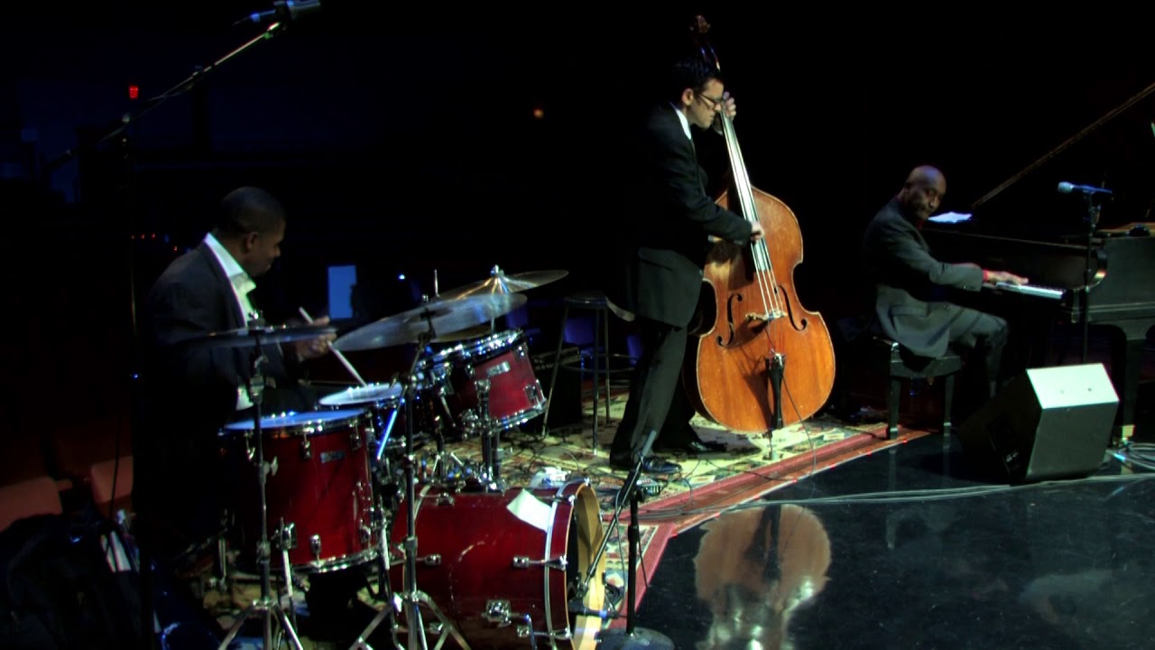 Bobby Floyd Trio Backstage at The Lincoln - YouTube
