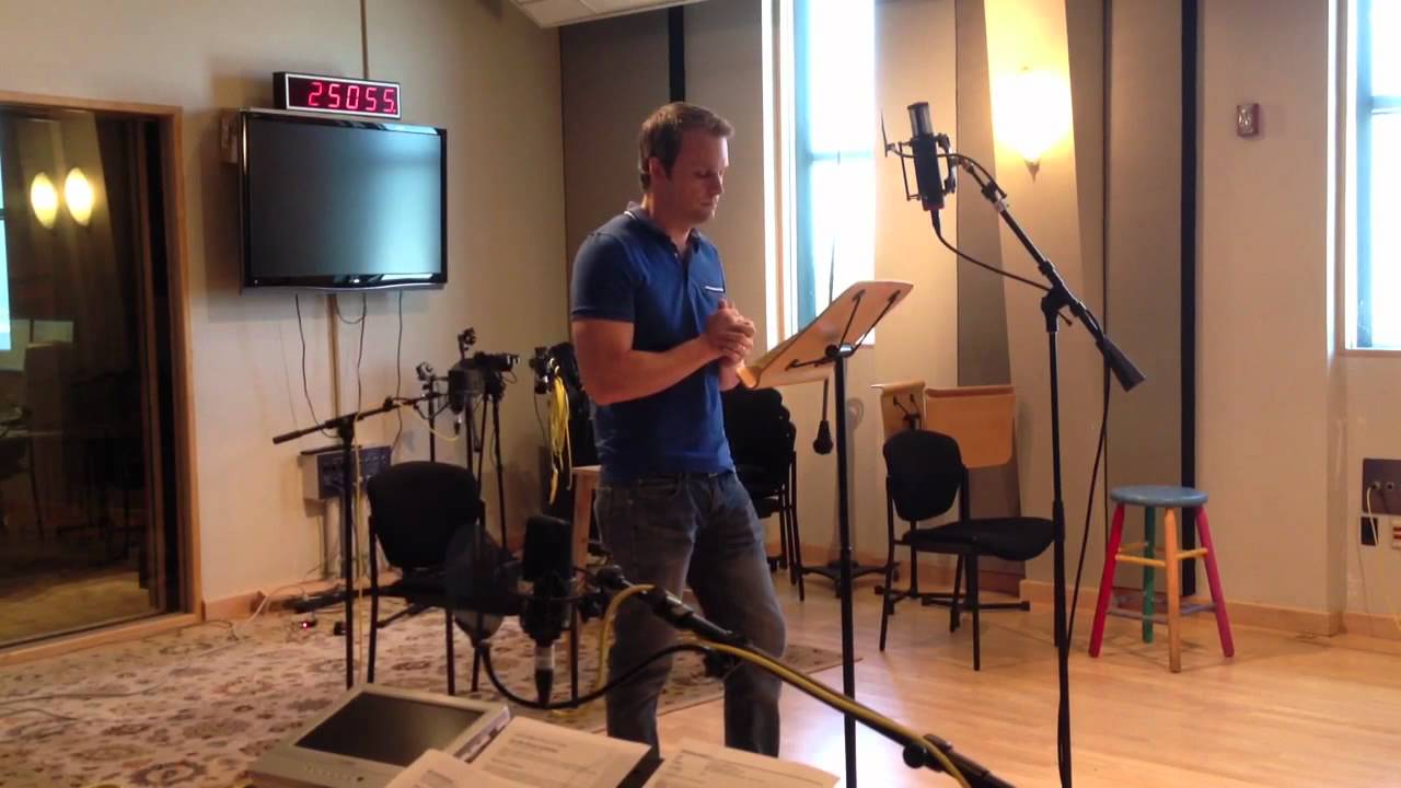 Ryan McKinny sings "An die ferne Geliebte" - YouTube