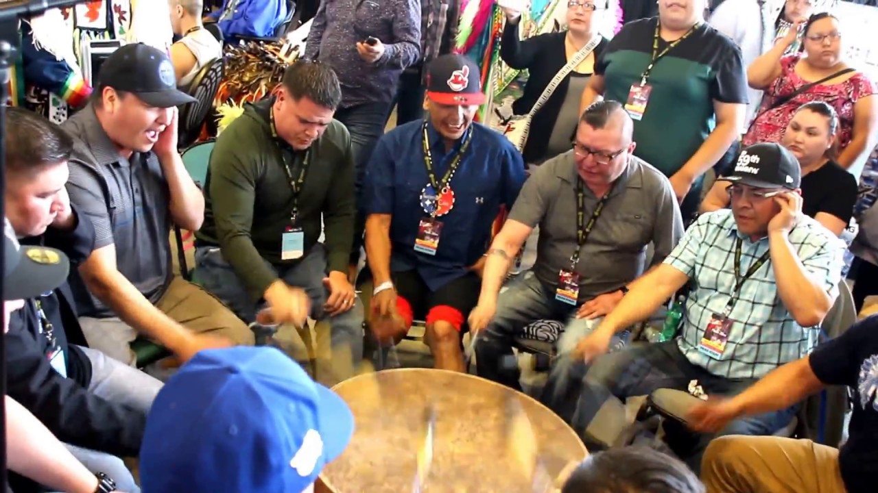 Drumming with the Northern Cree Singers at the Manito Ahbee Festival ...