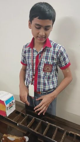 A model of train with sensor - YouTube