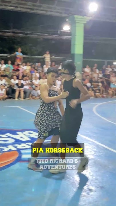 PIA HORSEBACK! - YouTube