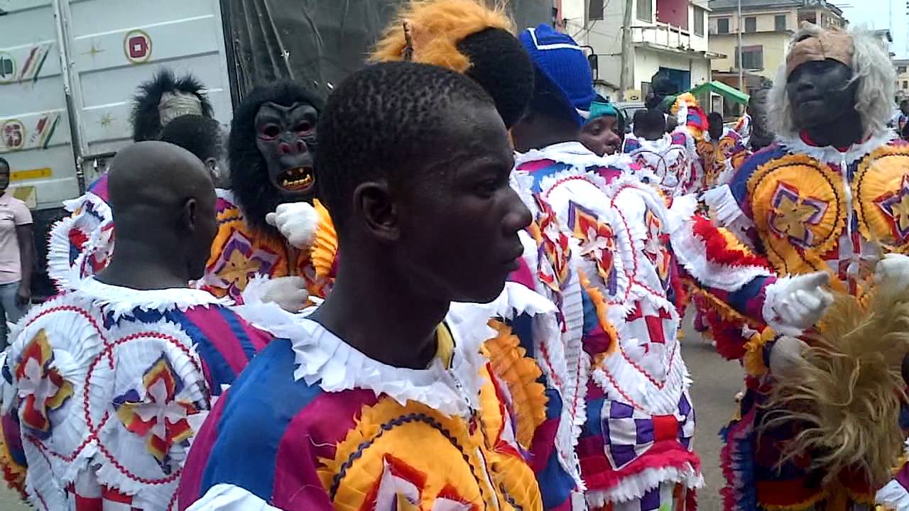 Takoradi Oakse Masquerade Club 2011: Last drum role before Half time ...