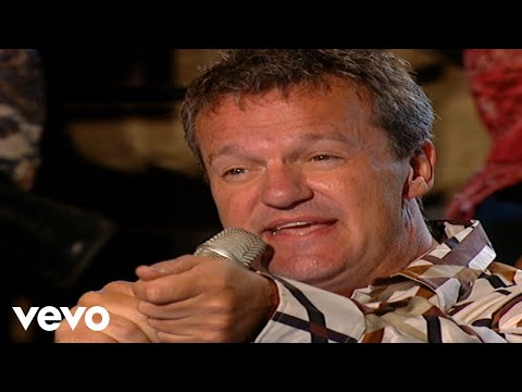 Bill & Gloria Gaither - Shalom Ya'll [Live] ft. Mark Lowry, The Isaacs