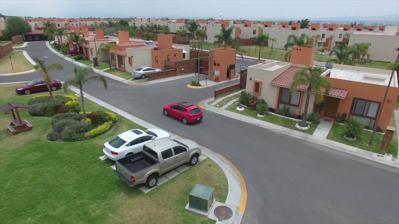 Puerta Real - YouTube