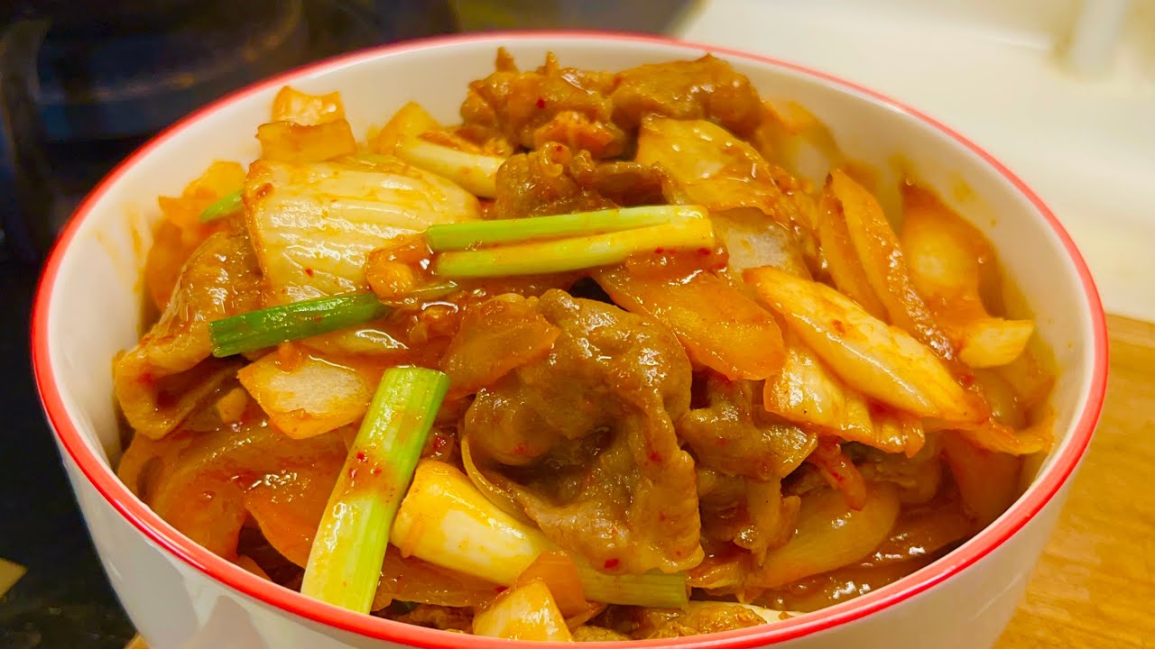 Korean Kimchi And Pork Belly Stir Fry | Spicy Pork Belly & Kimchi ...