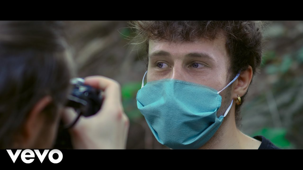 Machine Gun Kelly Ft. Iann Dior - nothing inside (Official Music Video) - YouTube