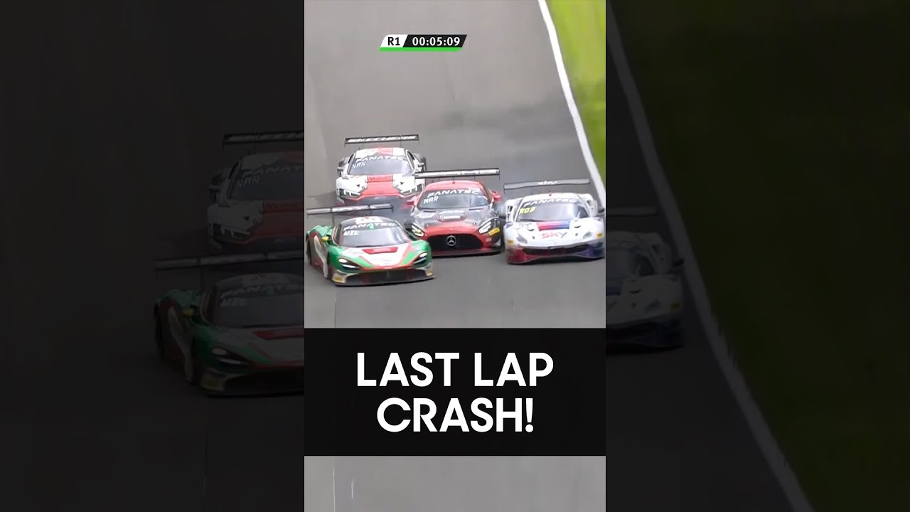 Huge CRASH on final lap! 😱 - YouTube