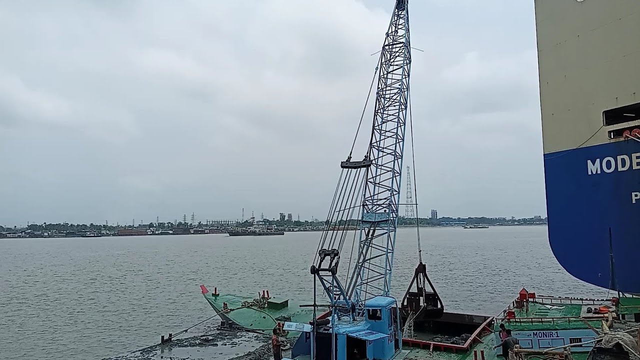 River dragging with big crane #crane - YouTube