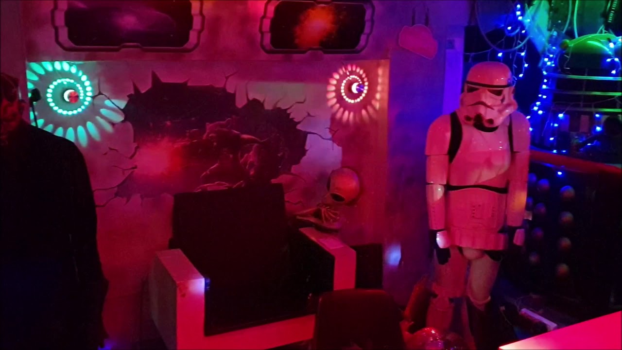 A Look Around FAB Cafe Manchester. Cult Movie & TV Theme Bar. (May 2019 ...
