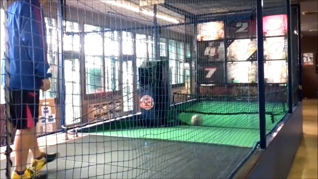 Popular game machine in Japan "kick target" Part 4 日本で人気のゲームコーナー「キック ...