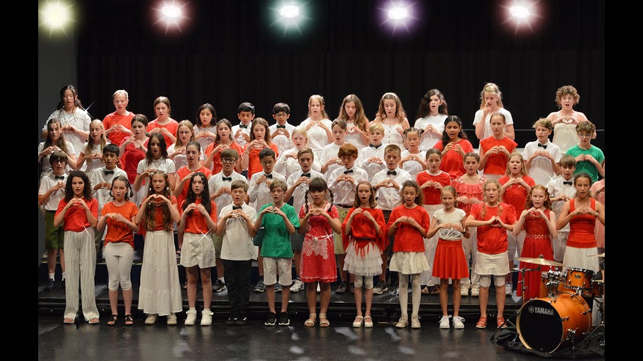 Unterstufenchor MGM "Only Time" (Enya, with Sign language ...