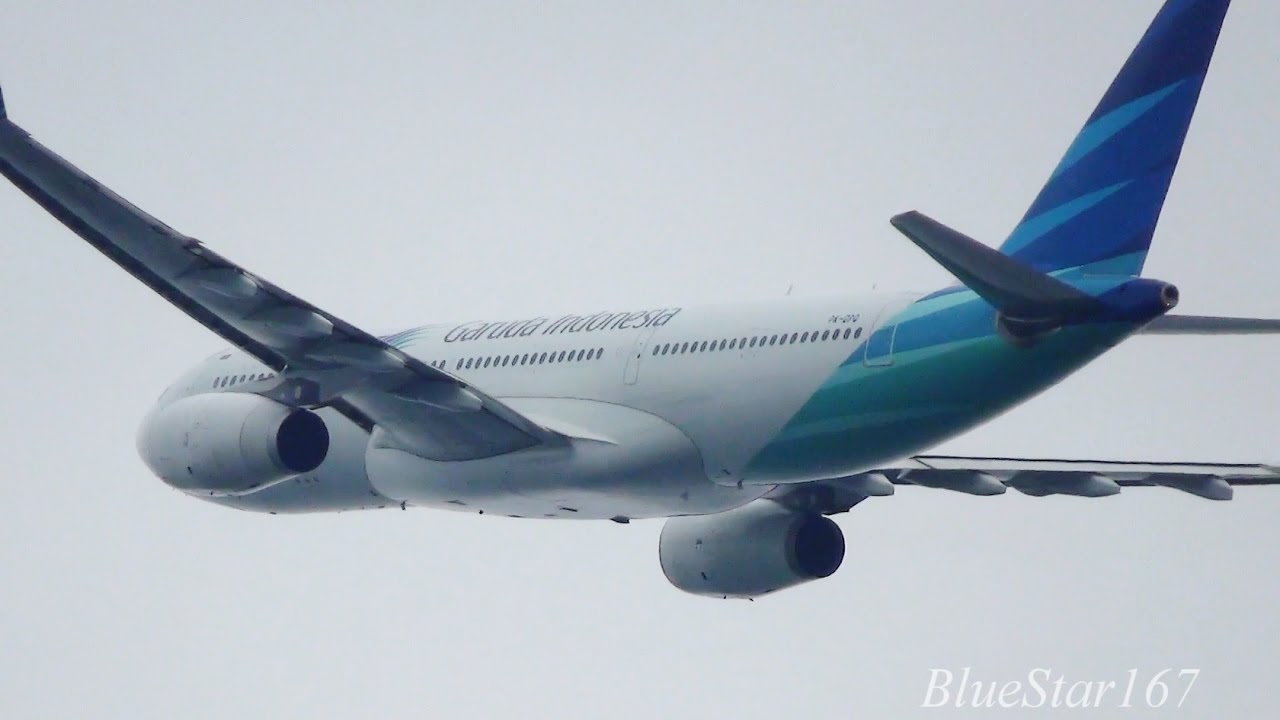 Garuda Indonesia Airlines Airbus A330-200 (PK-GPQ) takeoff from KIX ...