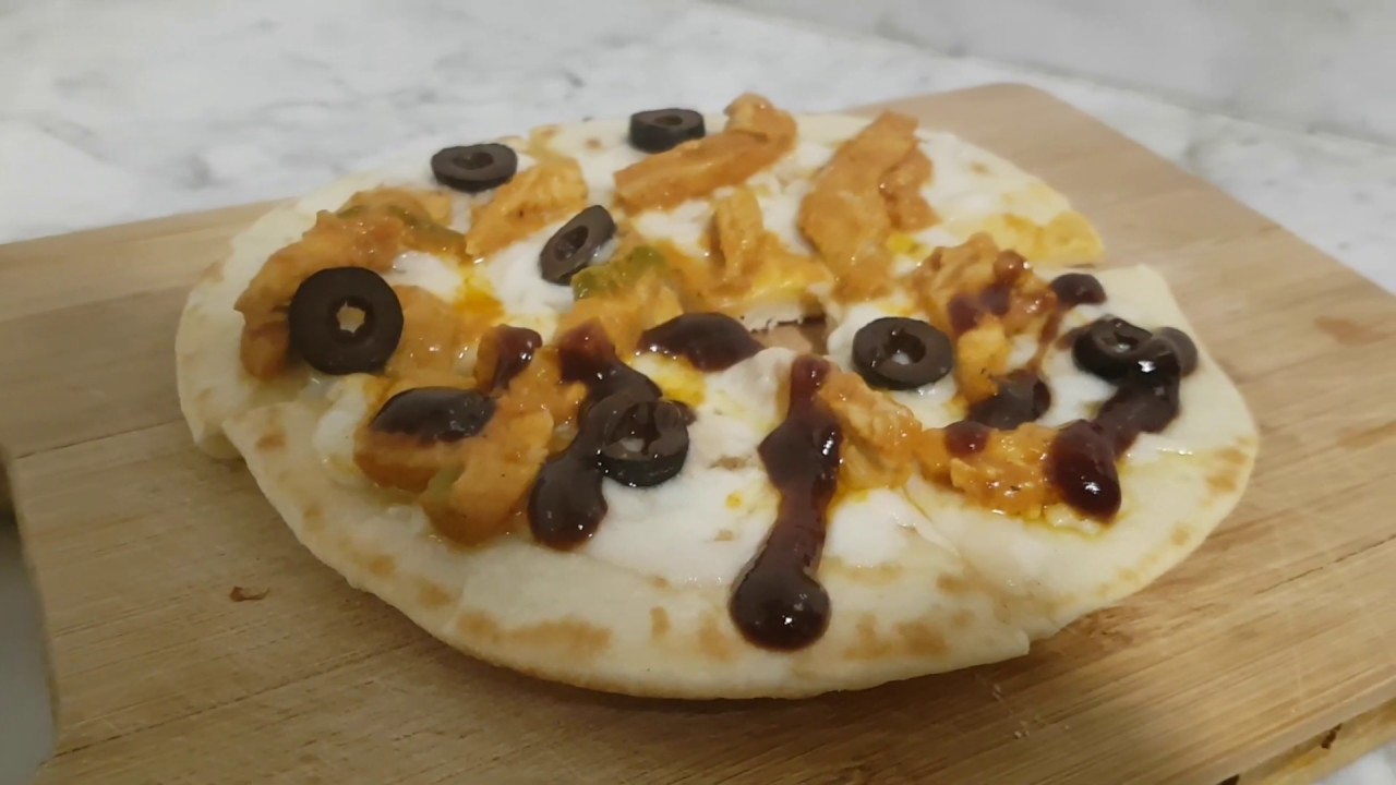Tawa Pizza - Chicken Tikka Pizza Without Oven - Quick and Easy Pizza ...